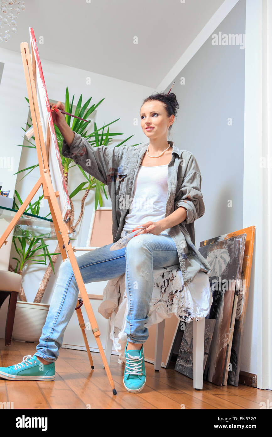 portrait of a female painter at work Stock Photo - Alamy