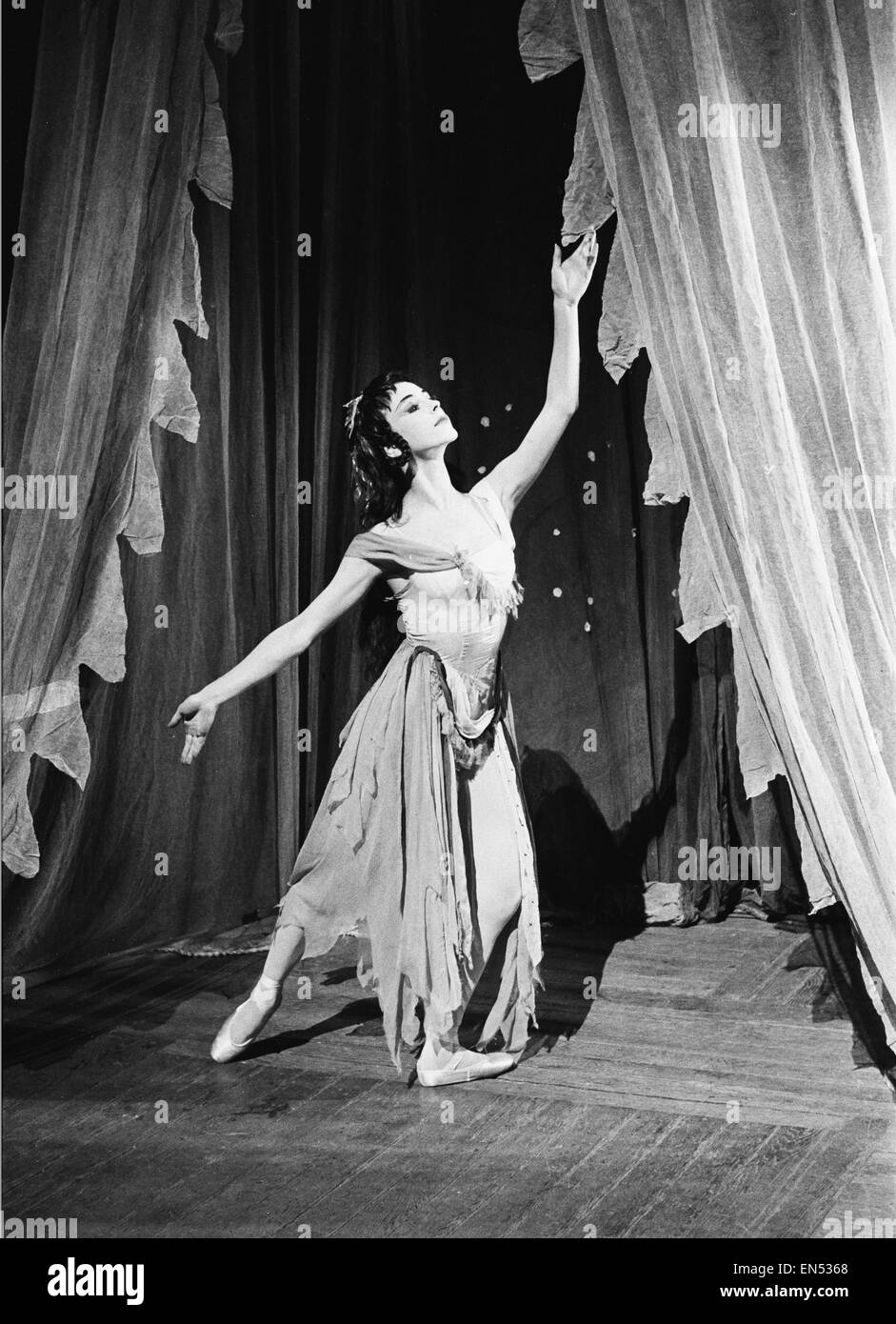 21 year old ballet dancer Georgina Parkinson on stage at the Royal ...