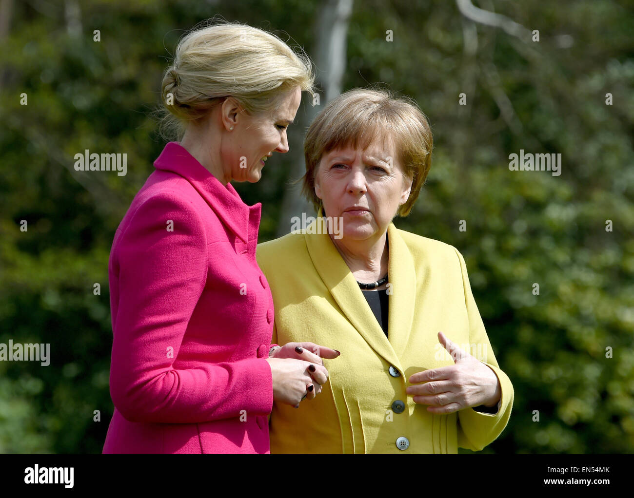 German Chancellor Angela Merkel (R) and Danish Prime Minister Helle ...