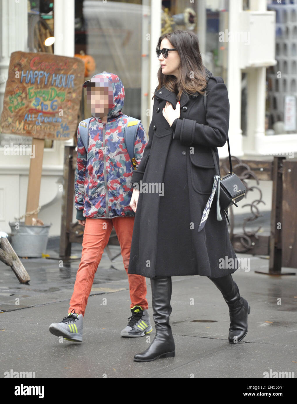 A pregnant Liv Tyler walking her son, Milo to school in Manhattan ...
