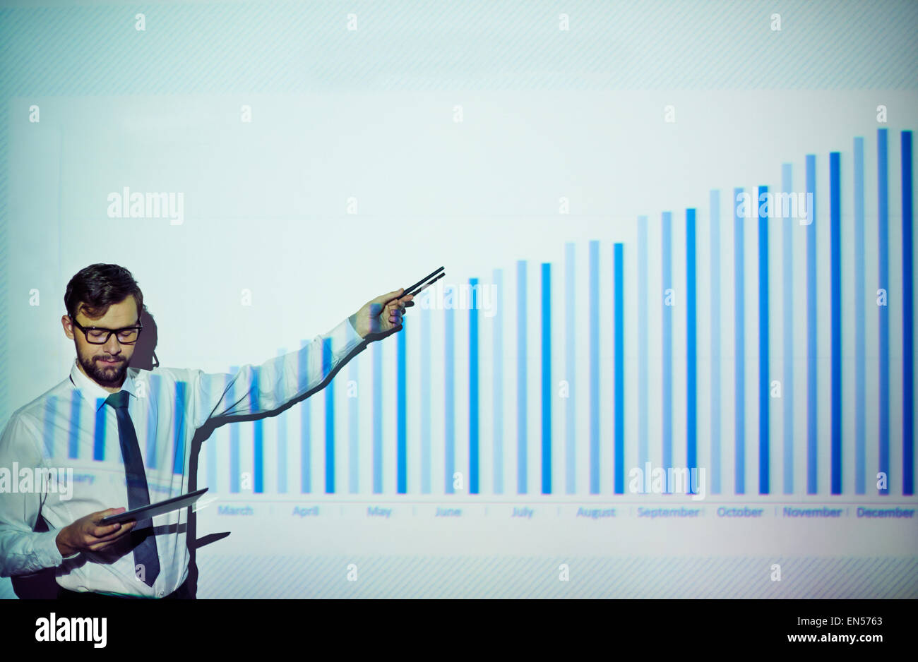 Teacher explaining chart hi-res stock photography and images - Alamy
