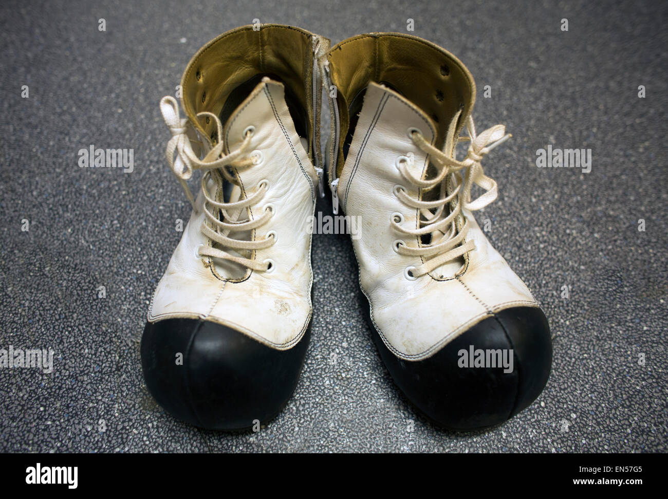 Midget in circus hi-res stock photography and images - Alamy