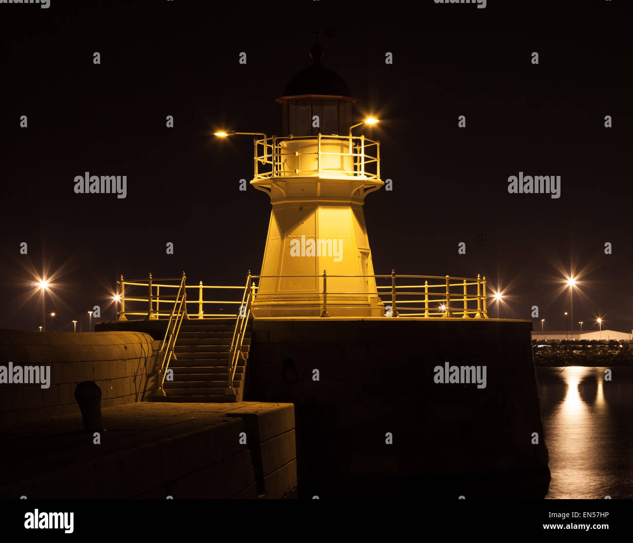 Lighthouse at night hi-res stock photography and images - Alamy