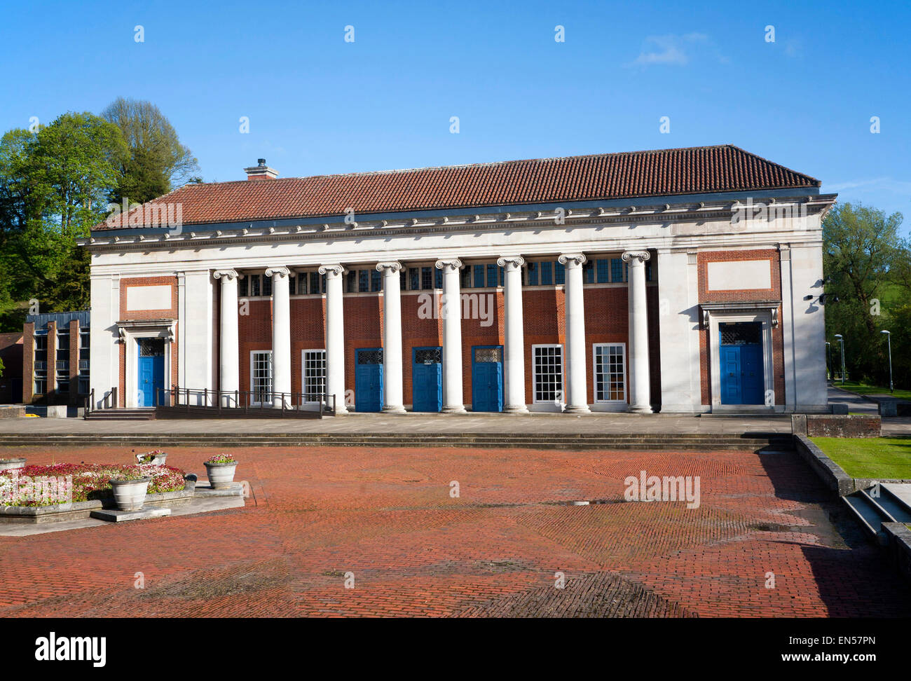 College school building buildings hi-res stock photography and images ...