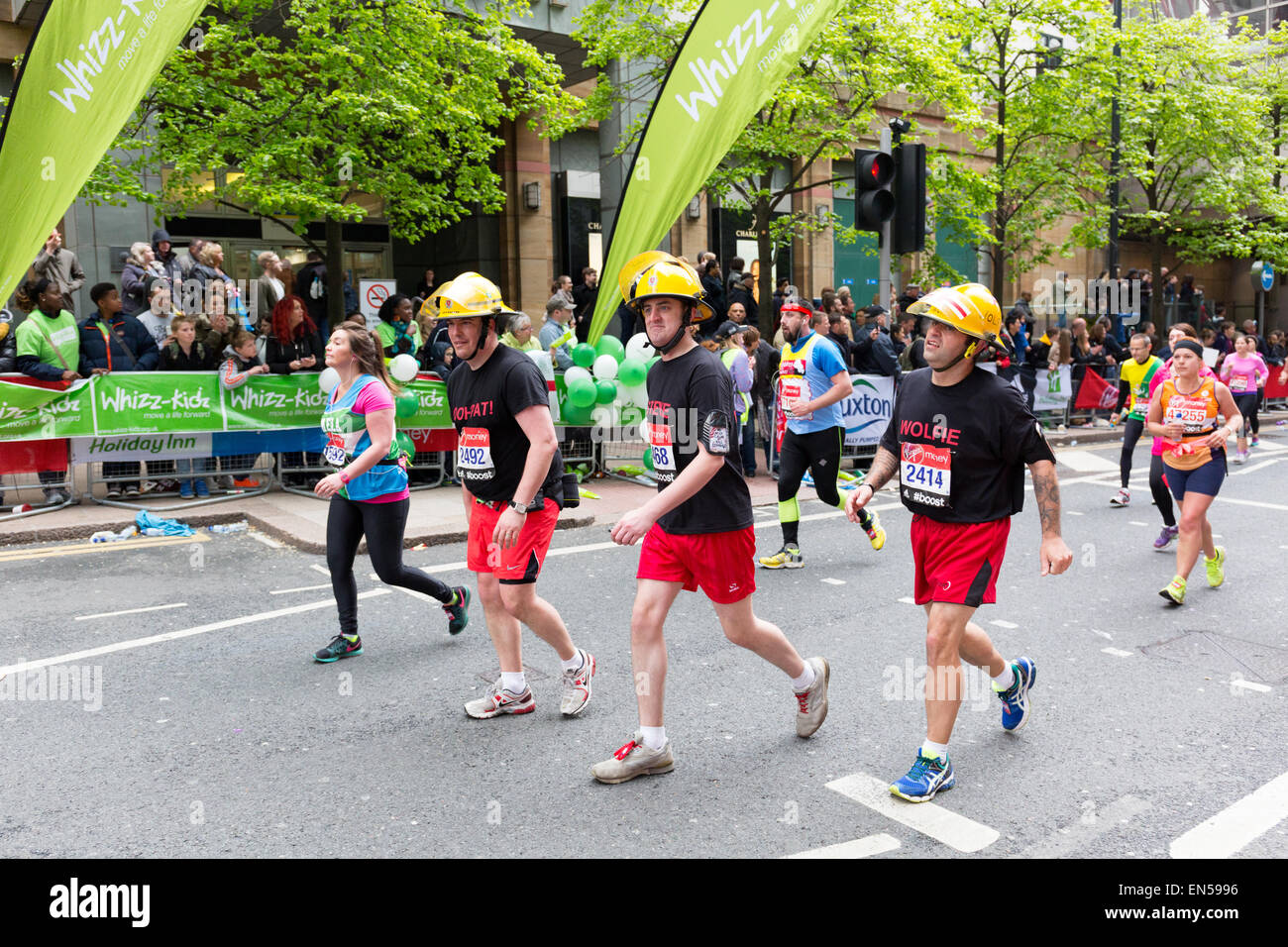 Firemen running hi-res stock photography and images - Alamy