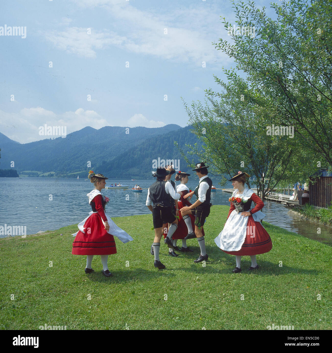 Schuhplatter hi-res stock photography and images - Alamy