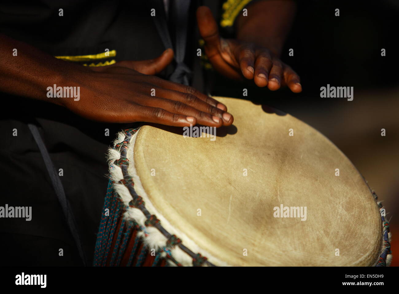 African drummer hi-res stock photography and images - Alamy