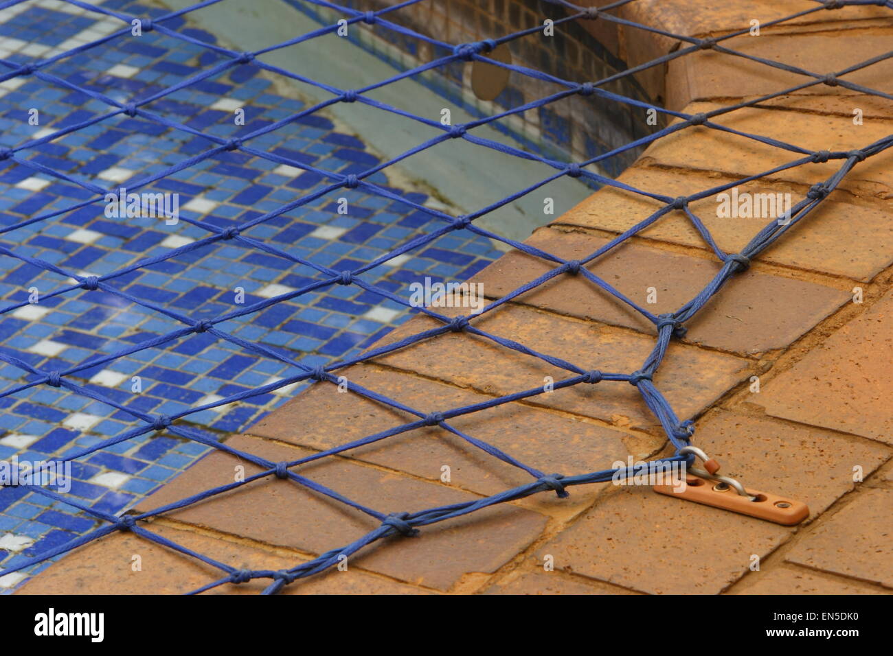 Safety net for swimming hi-res stock photography and images - Alamy