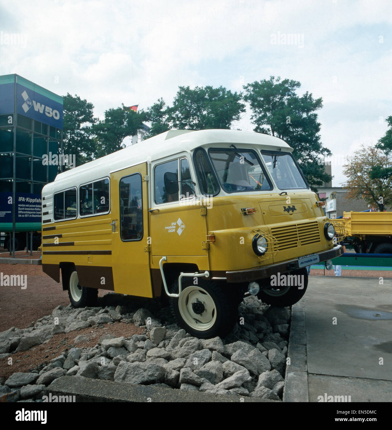 Der IFA Geländewagen, Modell Robur, auf der Leipziger Herbstmesse ...