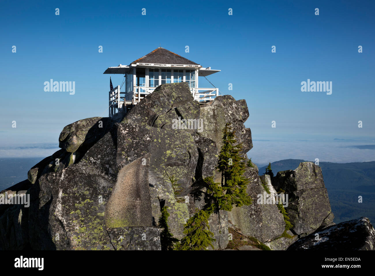 WA10455-00...WASHINGTON - Mount Pilchuck Lookout and the fog covered ...