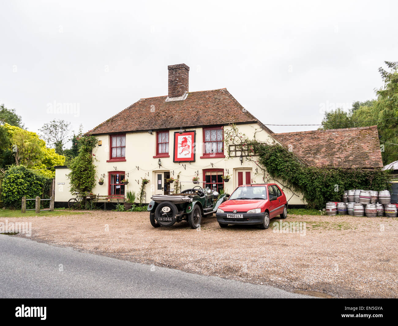 The Red Lion Public House, Snargate, Kent Stock Photo - Alamy