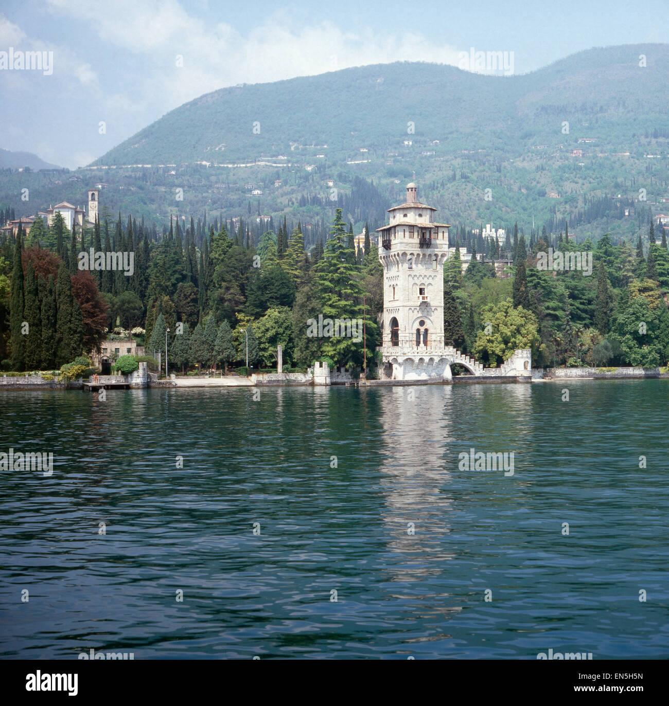 Der Torre San Marco von San Marco in Gardone Riviera, Gardasee, Italien ...