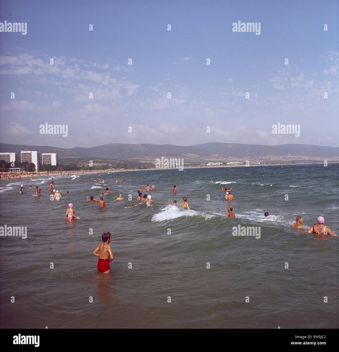 Bulgarien, Sonnenstrand, Badende im Meer Stock Photo - Alamy