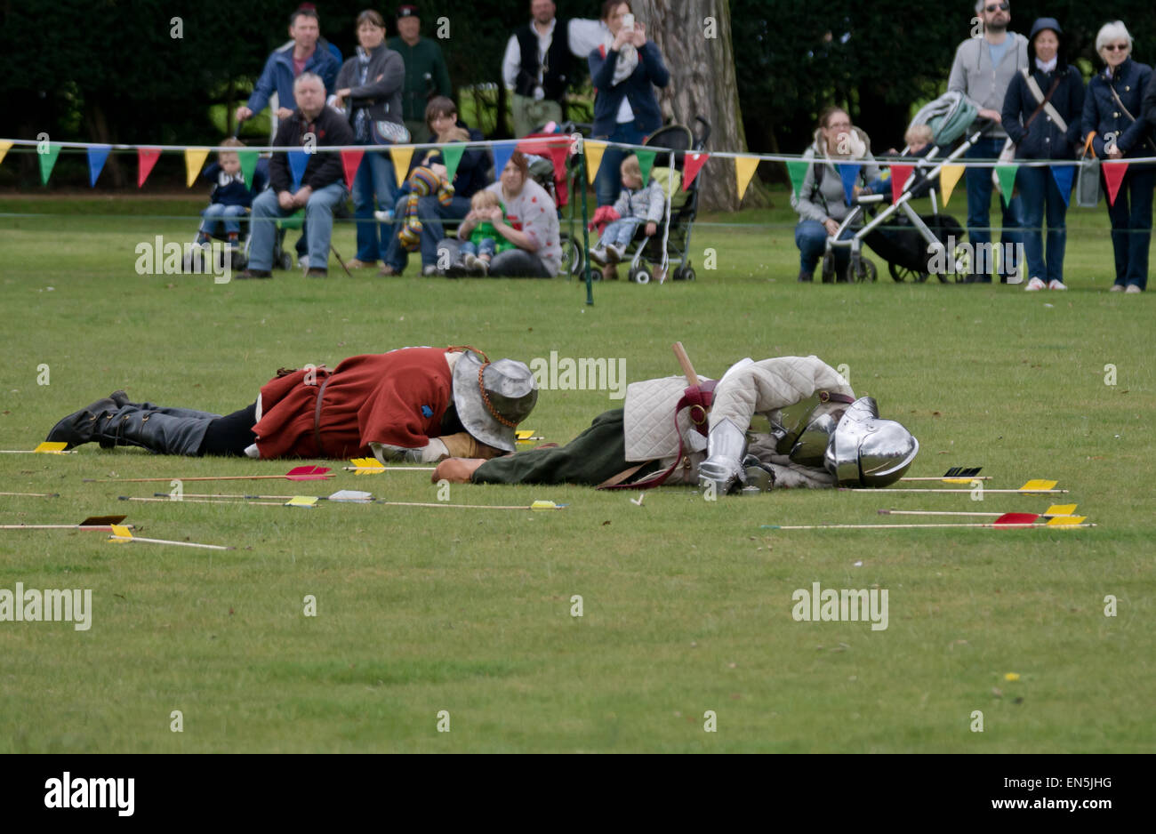 Play dead hi-res stock photography and images - Alamy