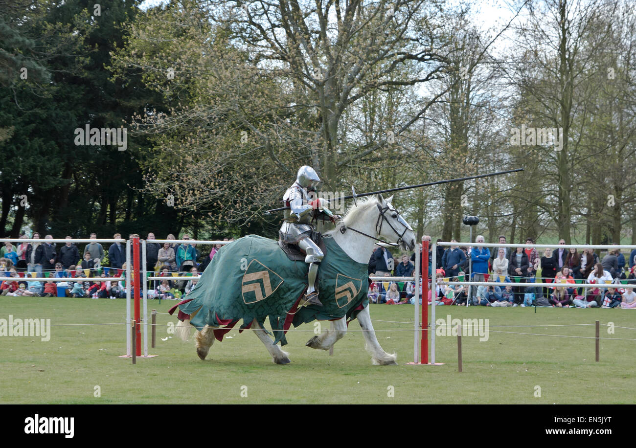 Knights jousting hi-res stock photography and images - Alamy