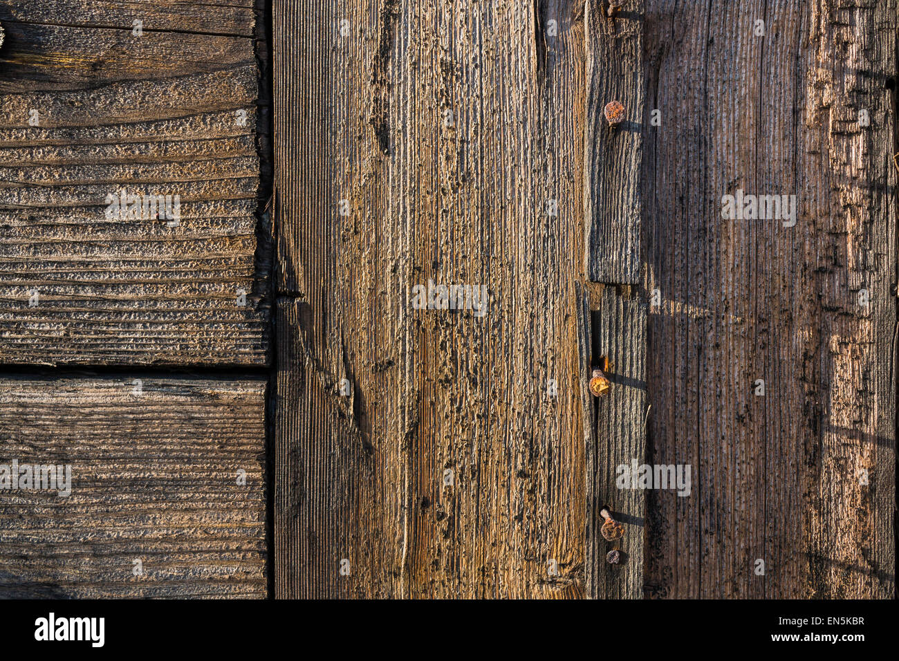 Rusty nails and wood texture hi-res stock photography and images - Alamy