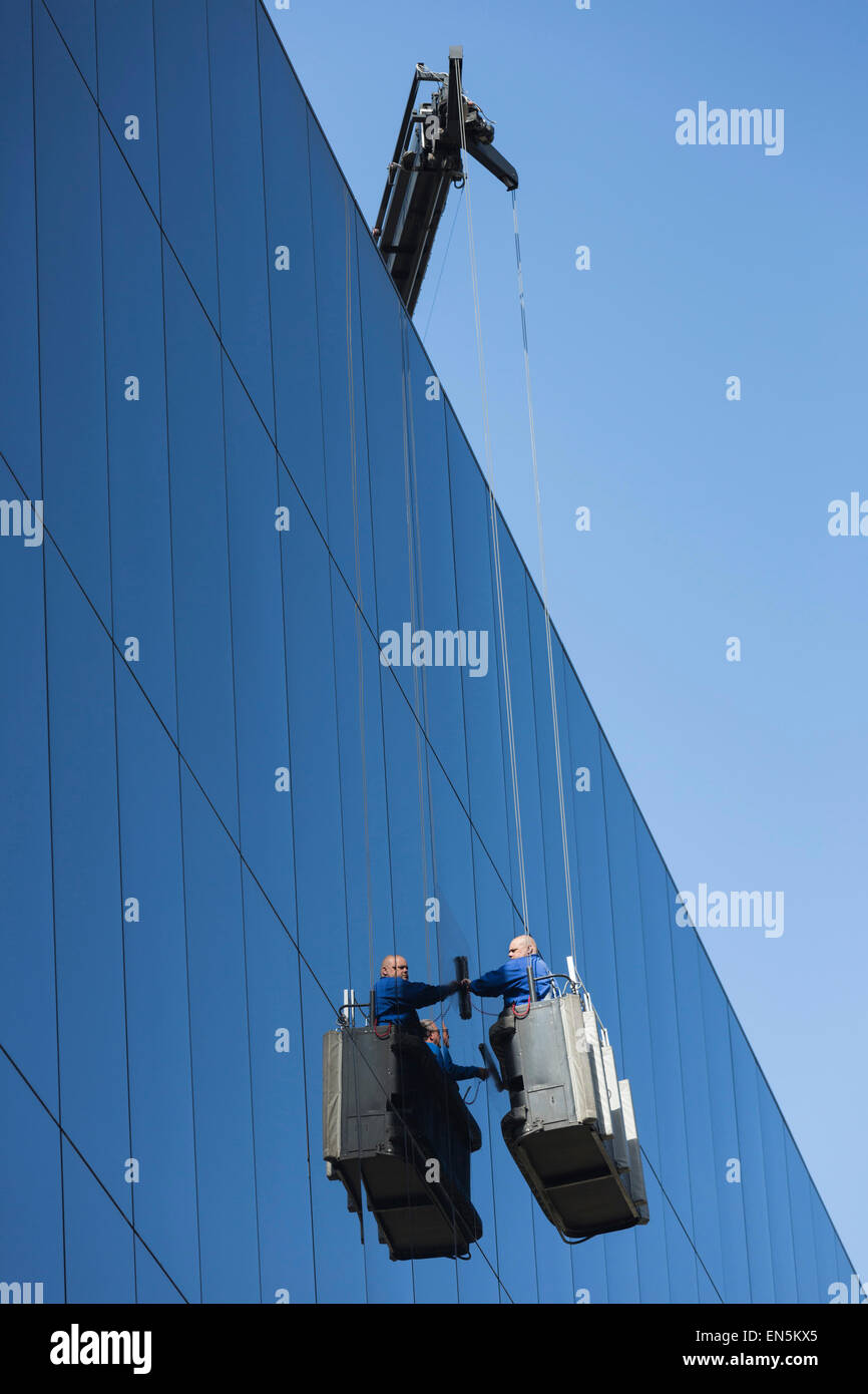 Window cleaning gondola hi-res stock photography and images - Alamy