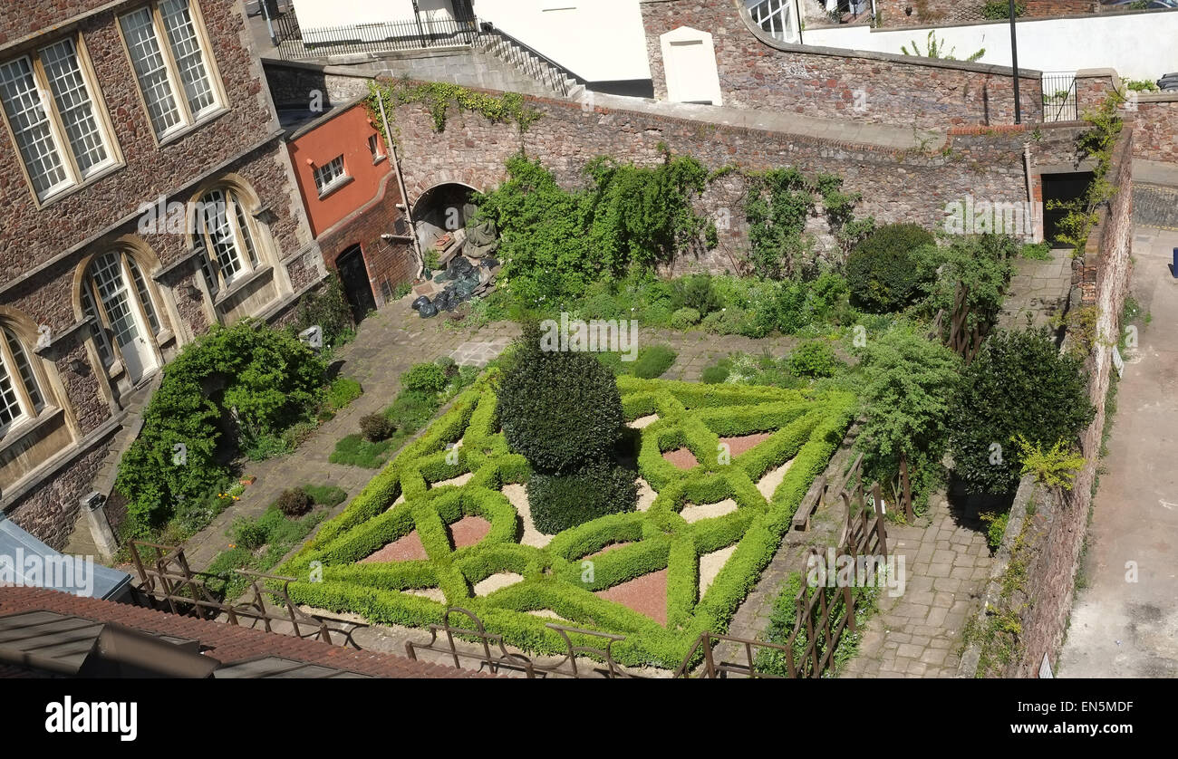 Well kept garden hi-res stock photography and images - Alamy