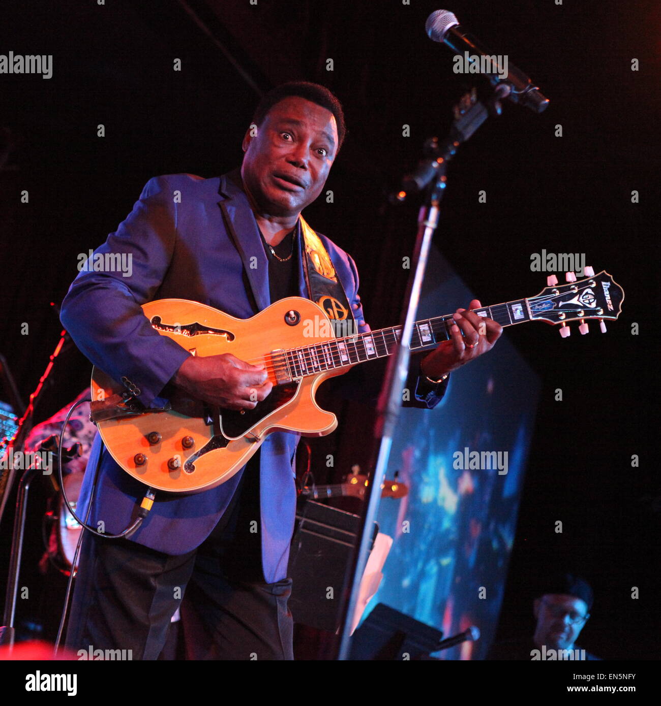 George benson legend hi-res stock photography and images - Alamy