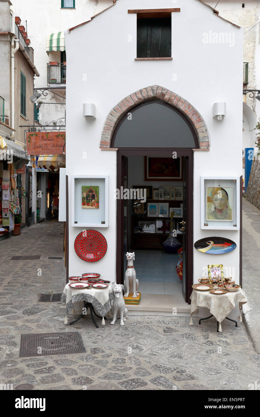 Ravello italy pottery hi-res stock photography and images - Alamy