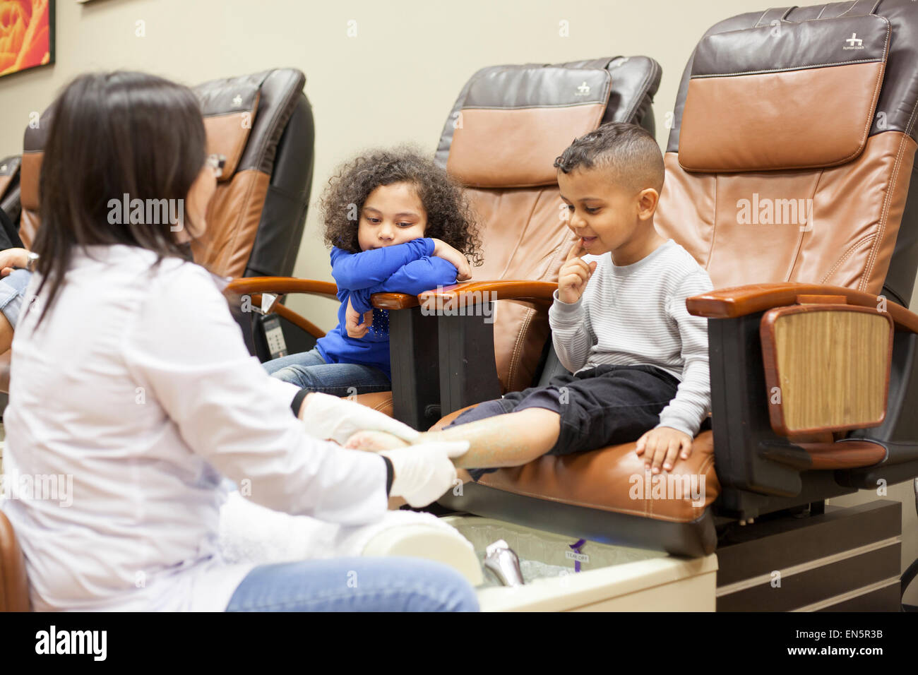 People getting pedicures hi-res stock photography and images - Alamy