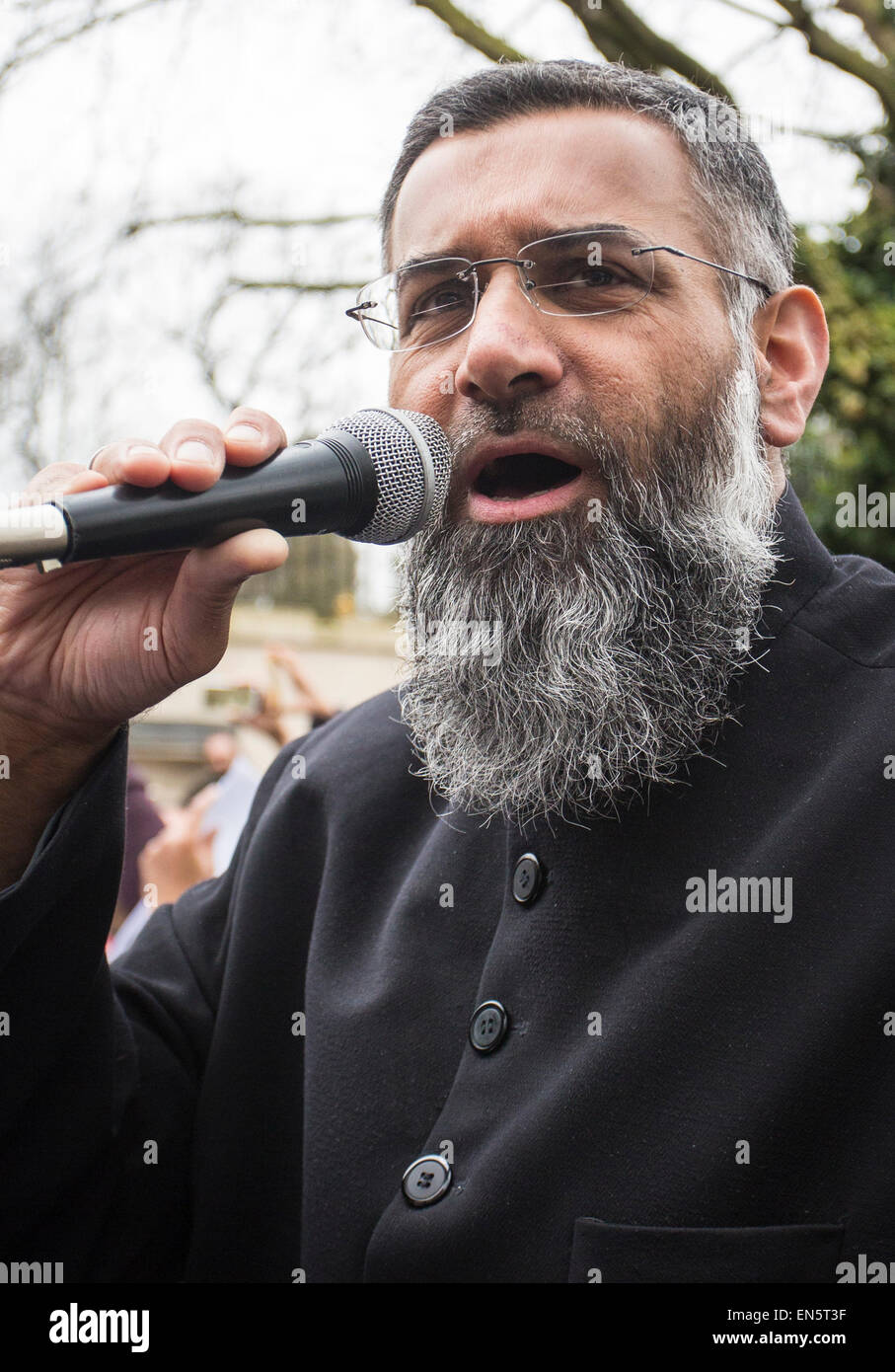 Preacher Anjem Choudary addresses a crowd outside Regents Park Mosque ...