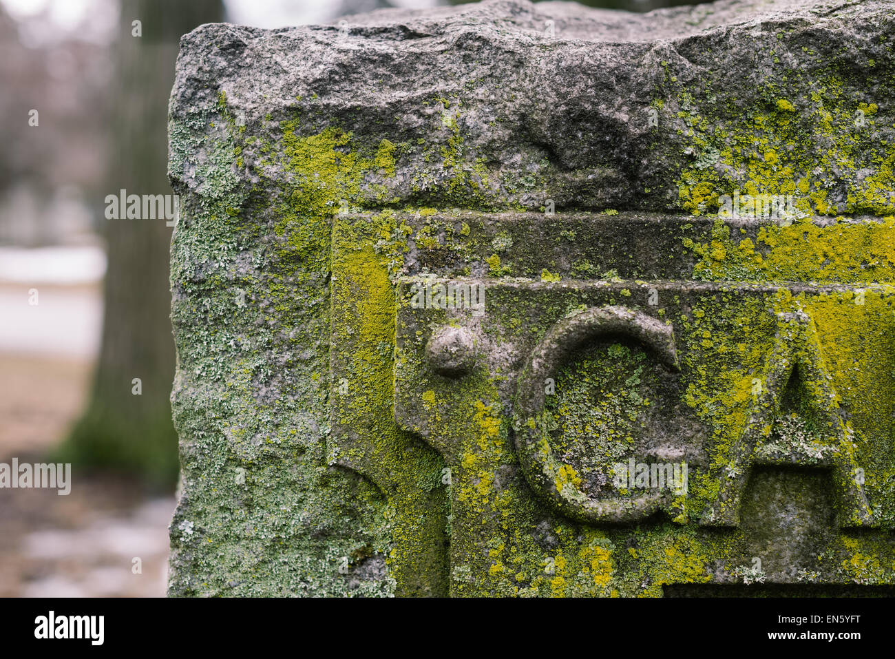 Grave gravestone cemetery hi-res stock photography and images - Alamy