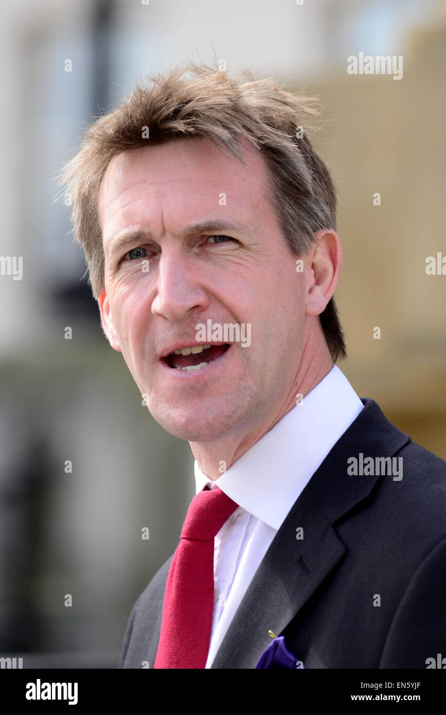 Barnsley Central MP Dan Jarvis speaking outside Barnsley Town Hall, Barnsley, UK. Picture: Scott ...