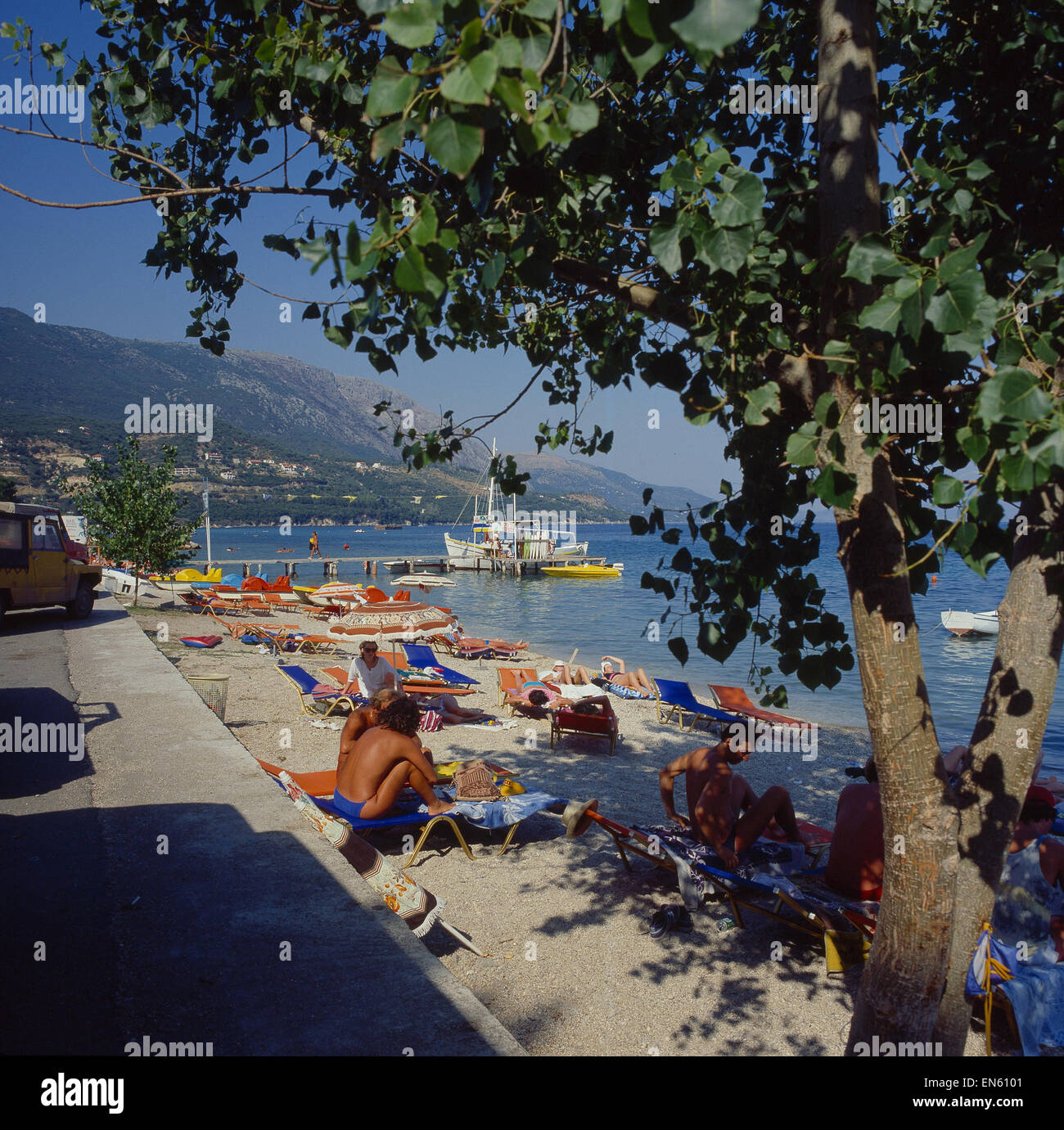 Griechenland, Insel Korfu, Pirgi, Ostküste, am Strand Stock Photo - Alamy