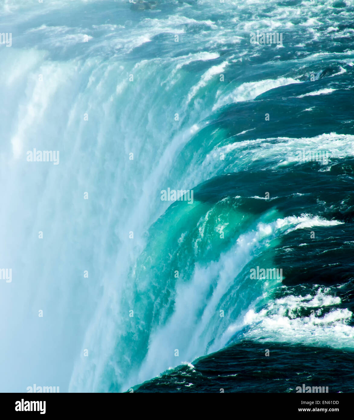 Water rushing over the edge at Horseshoe Falls Stock Photo - Alamy