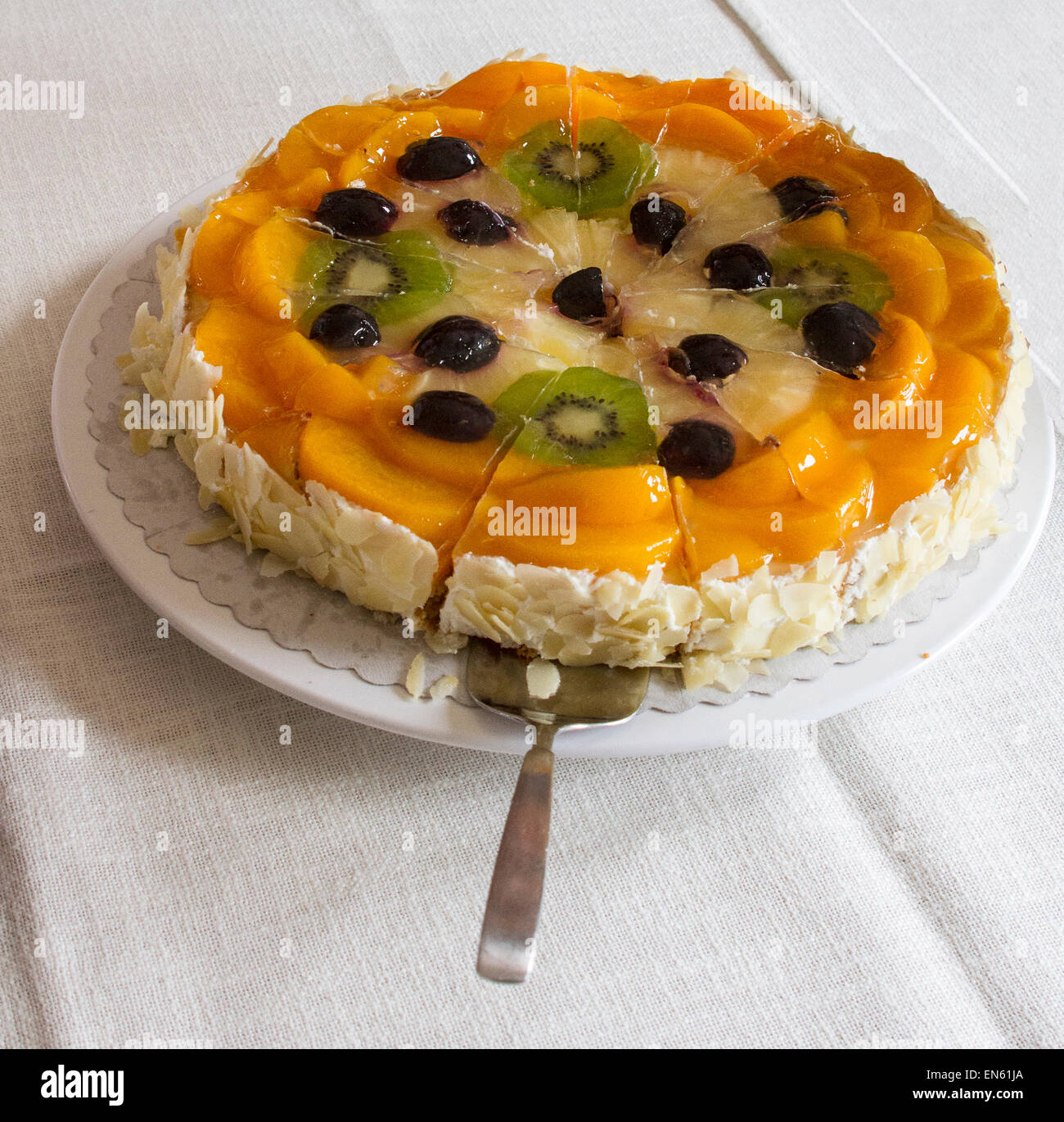 Fruit torte hi-res stock photography and images - Alamy