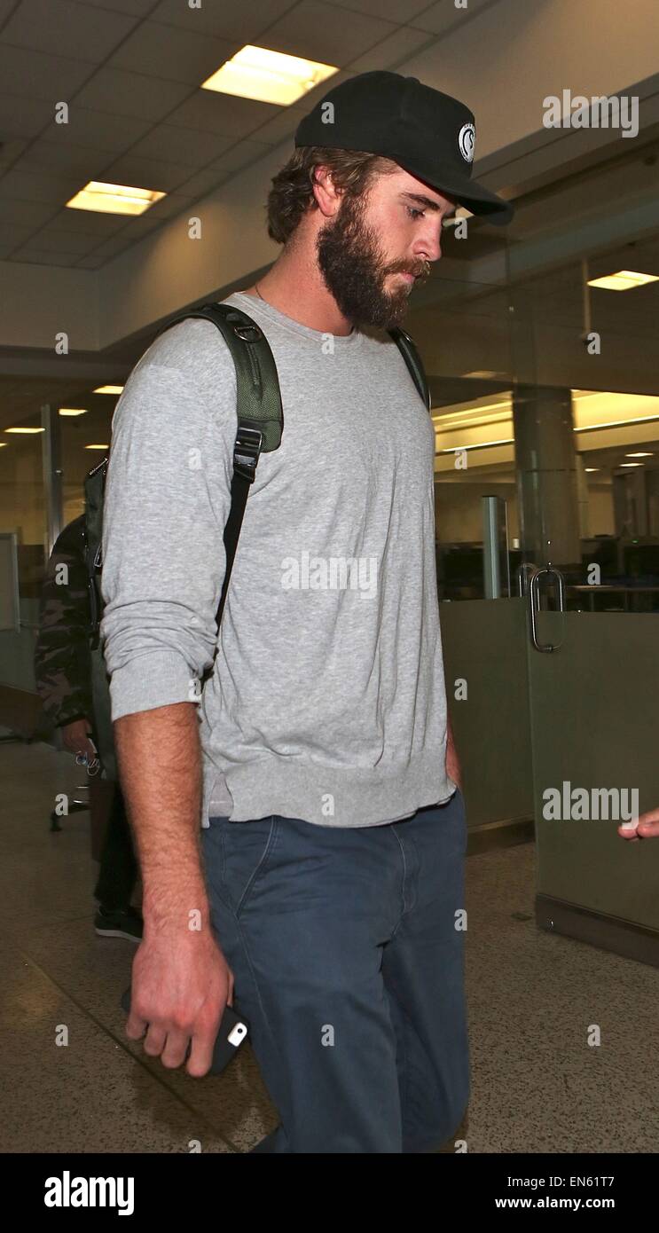 Liam Hemsworth arrives at Los Angeles International Airport (LAX ...