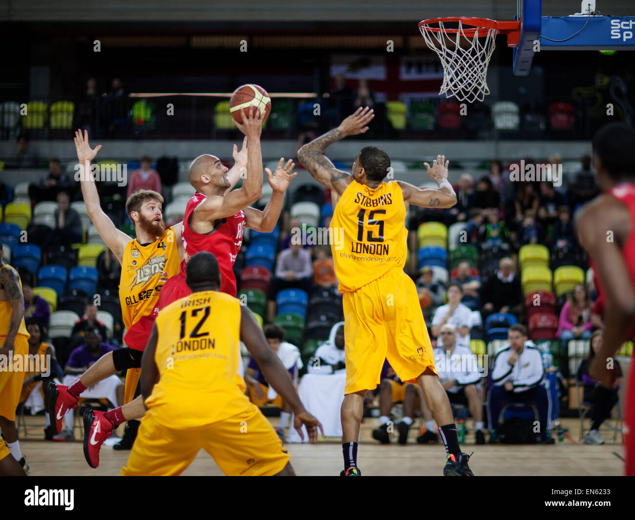 London lions game hi-res stock photography and images - Alamy