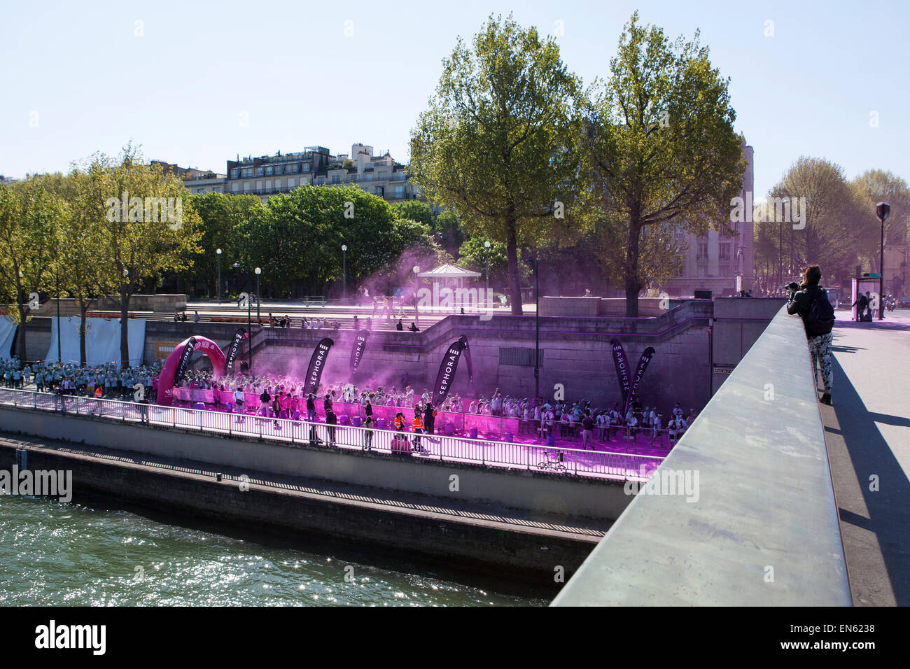 Paris france marathon crowd hi-res stock photography and images - Alamy