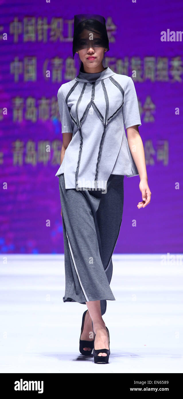 China fashion stylist hi-res stock photography and images - Alamy