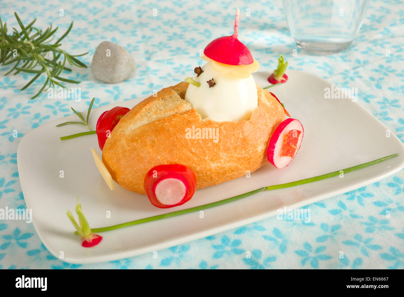 Food drive meal kids hi-res stock photography and images - Alamy