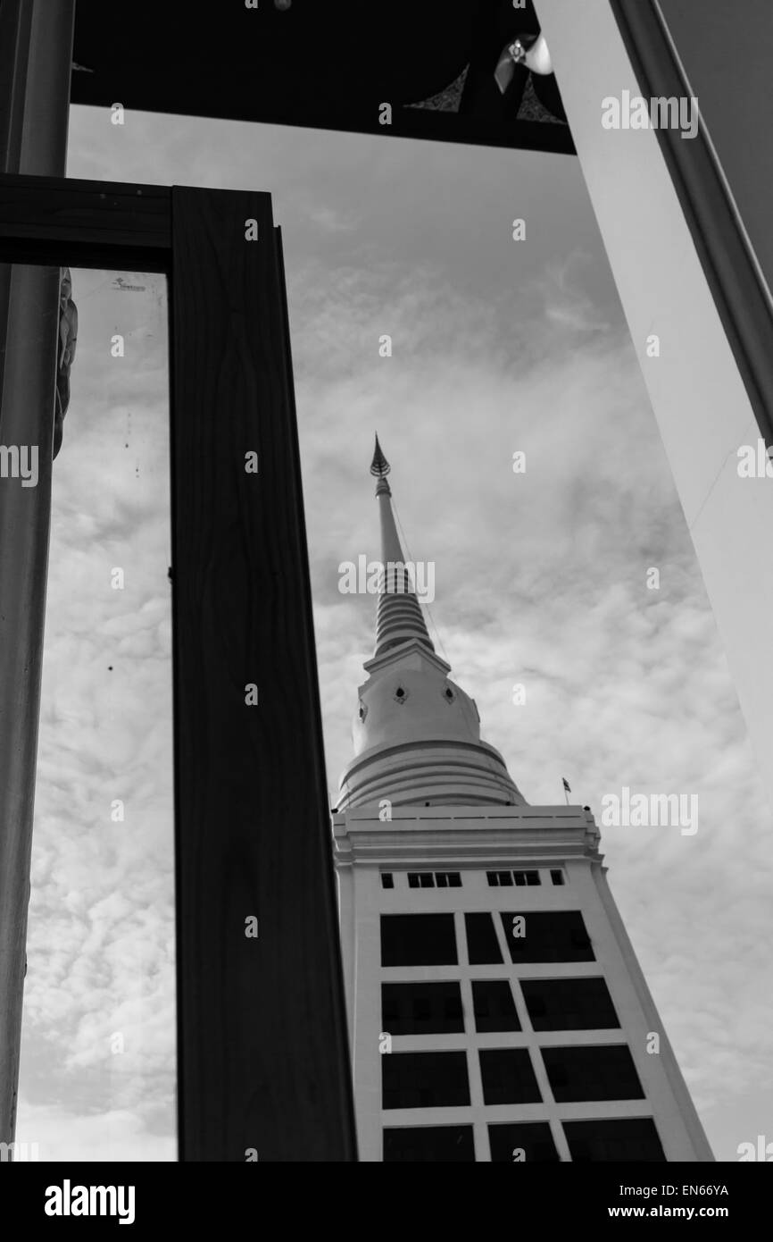 Black buddha temple hi-res stock photography and images - Alamy