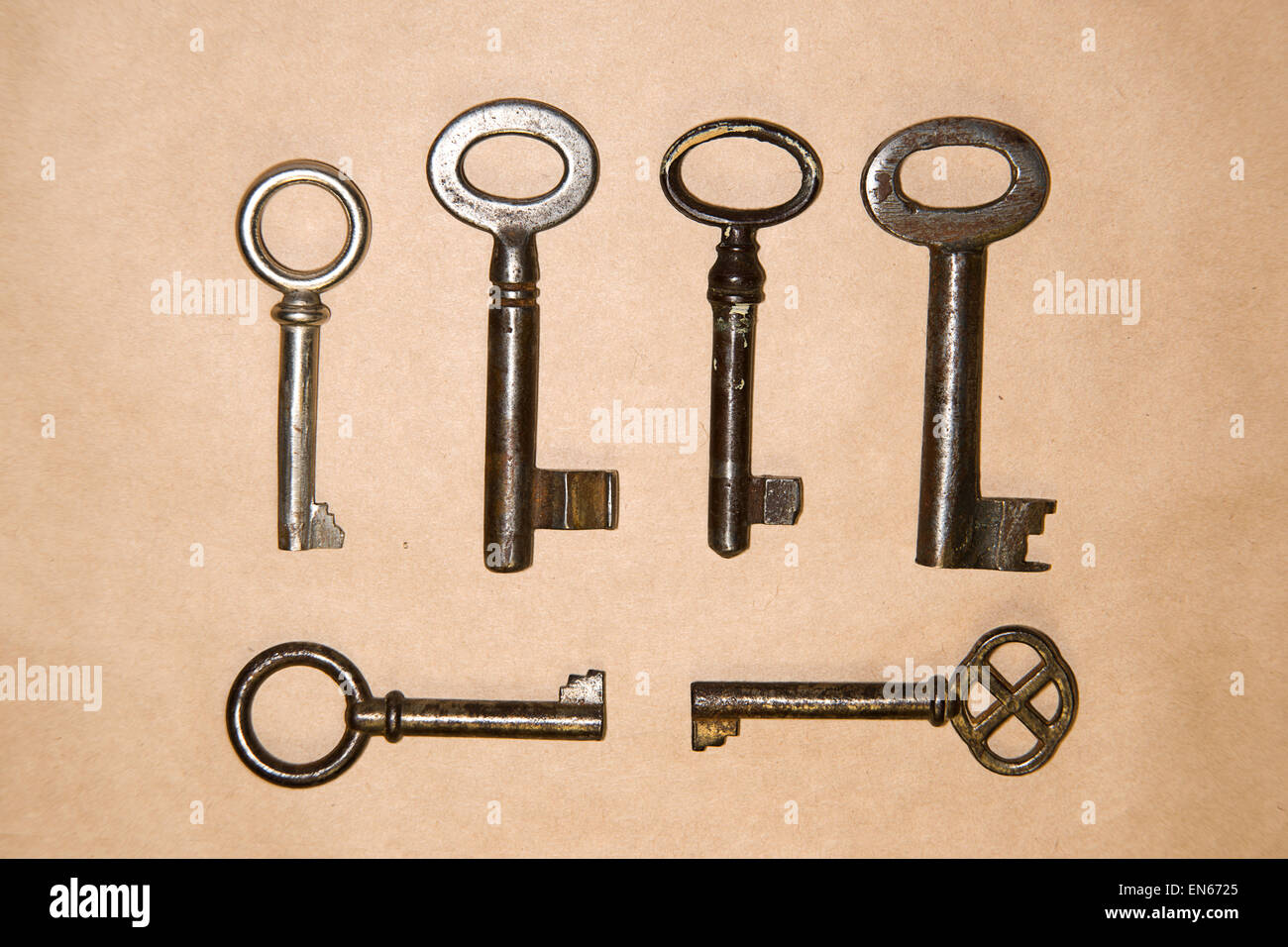 Vintage paper craft hi-res stock photography and images - Alamy