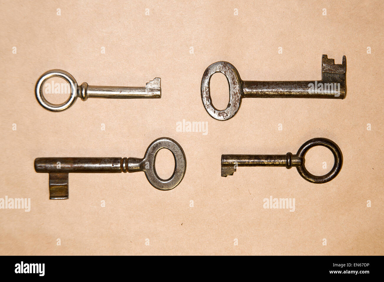 Vintage paper craft hi-res stock photography and images - Alamy