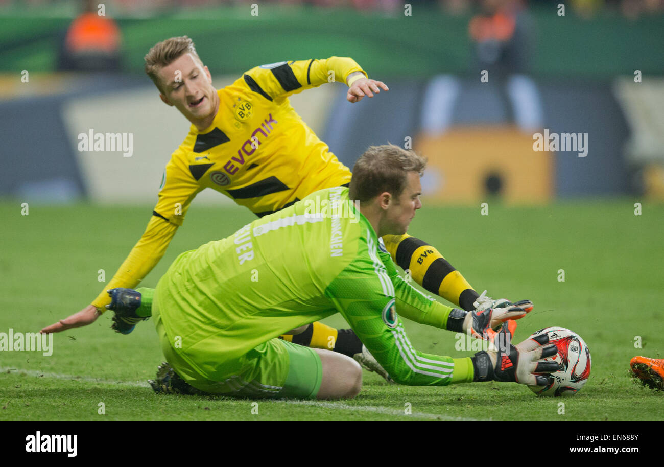 Munich, Germany. 28th April, 2015. Goalkeeper Manuel NEUER (FC Bayern ...