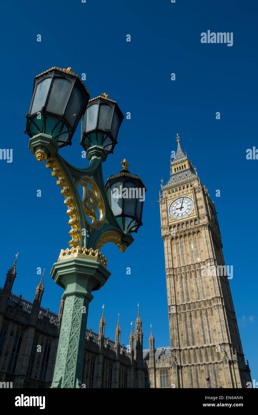 Big Ben shines in bright morning sun at Westminster Palace London Stock ...