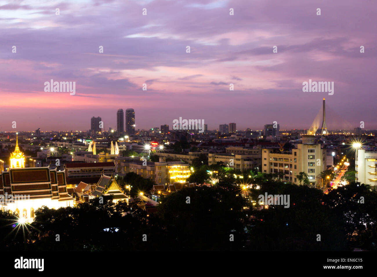 Cityscape background sunset sky hi-res stock photography and images - Alamy