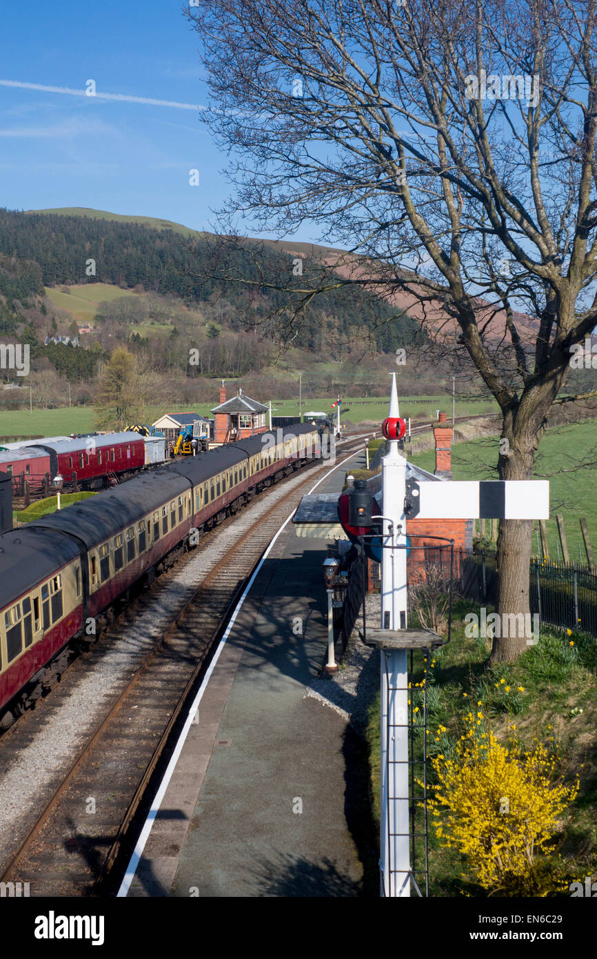 Carrog Railway Station Steam train with carriages at platform ...
