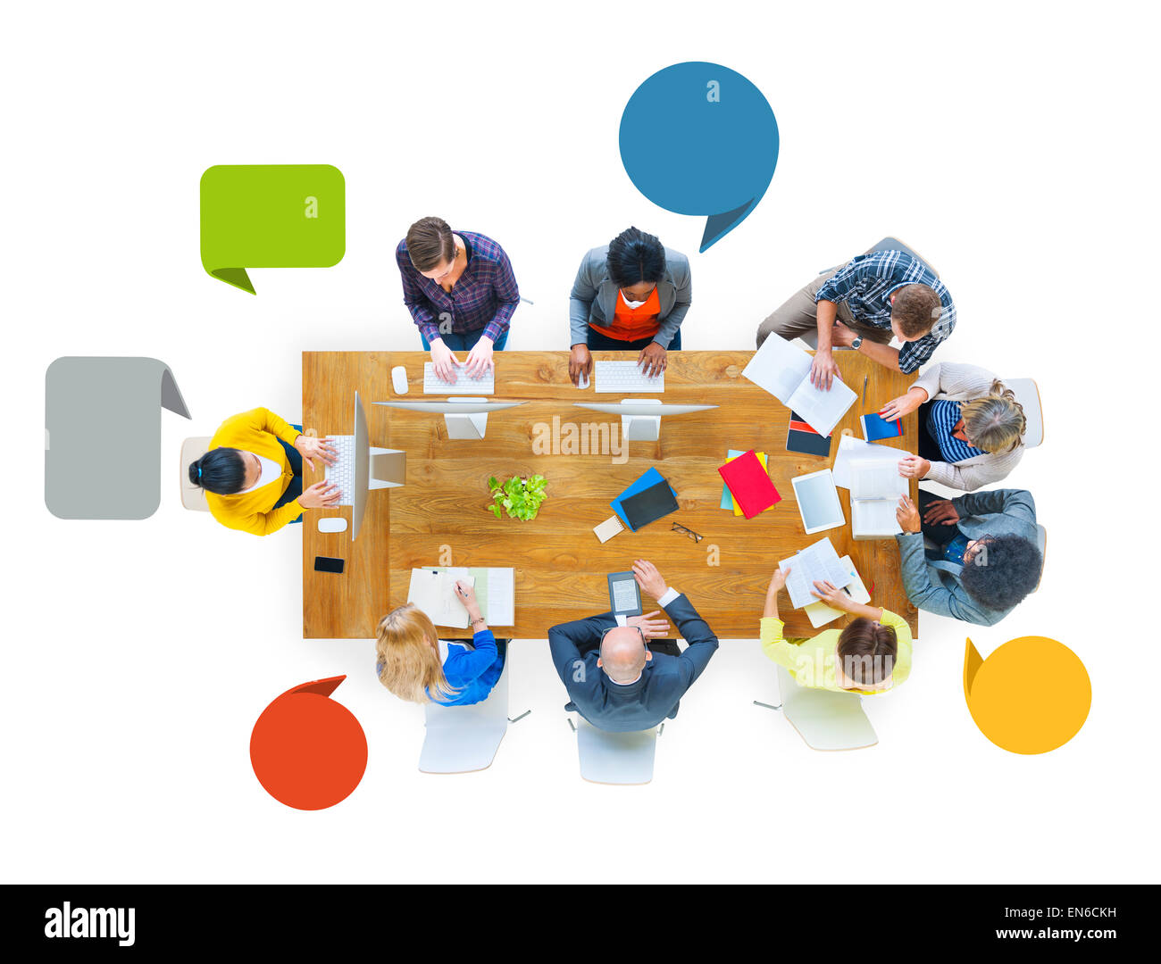 People working on computers hi-res stock photography and images - Alamy