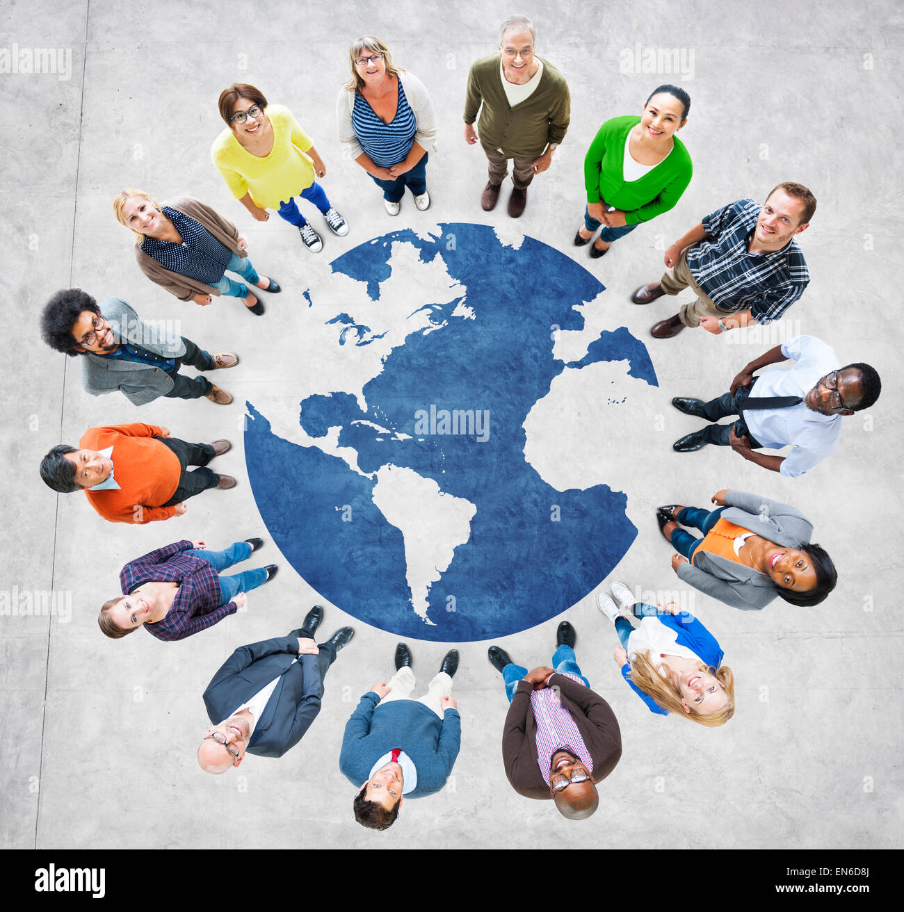 Group around globe smiling hi-res stock photography and images - Alamy