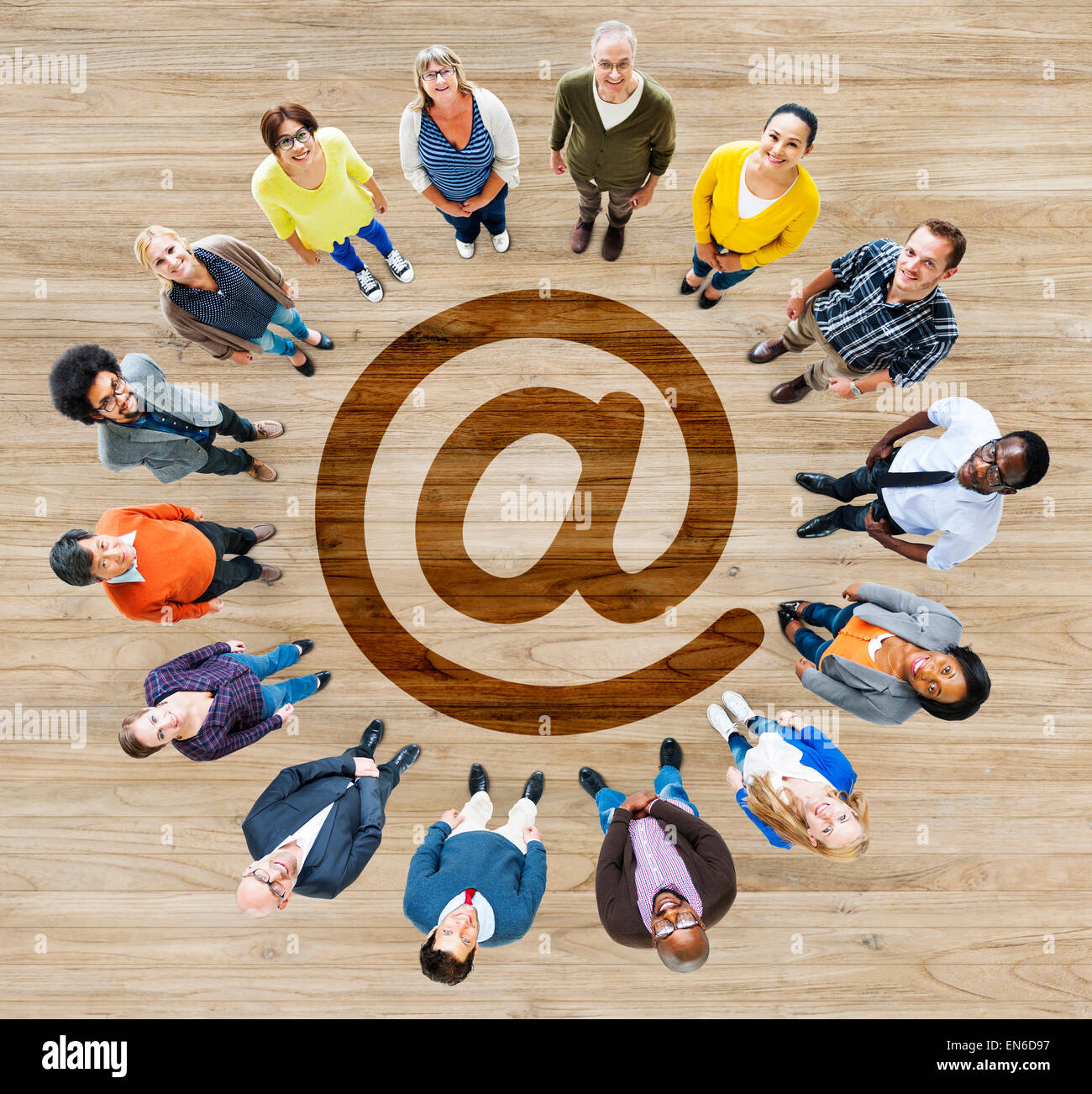 Diverse group forming circle hi-res stock photography and images - Alamy