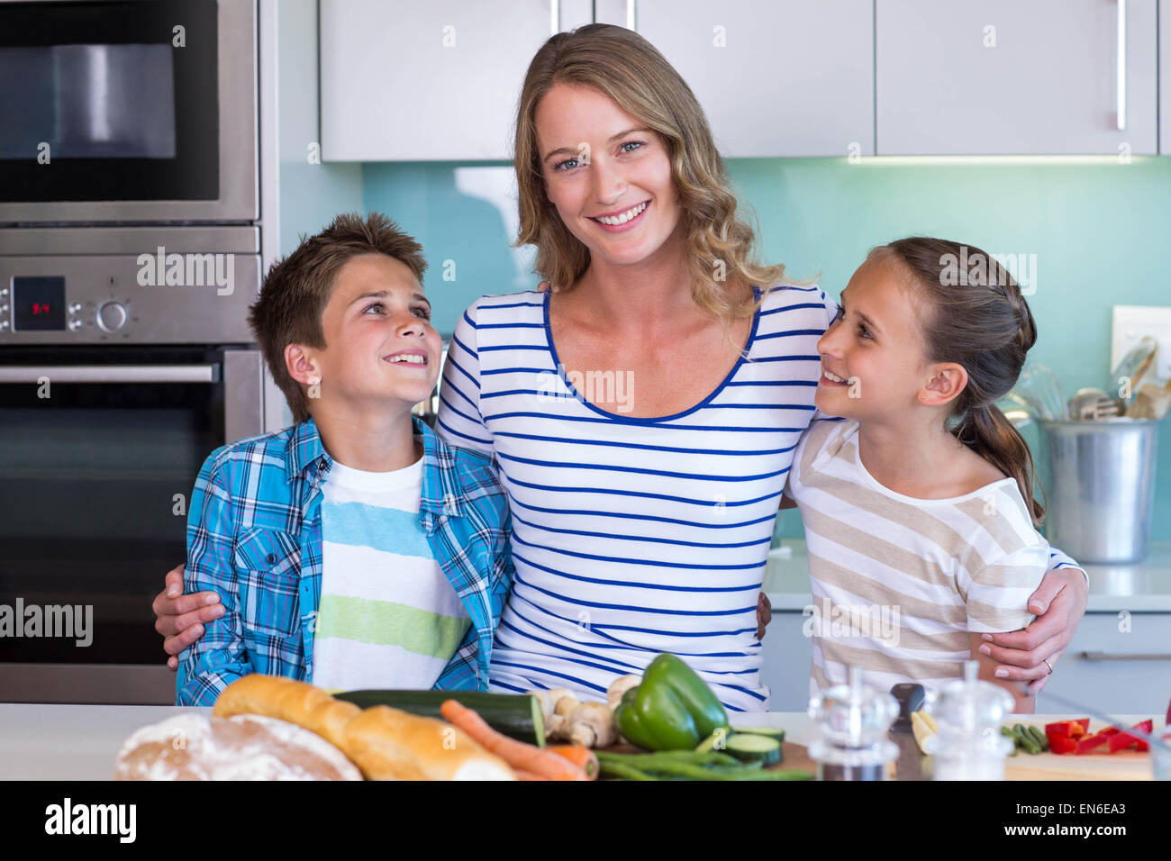 Girl child happy vegetables hi-res stock photography and images - Alamy