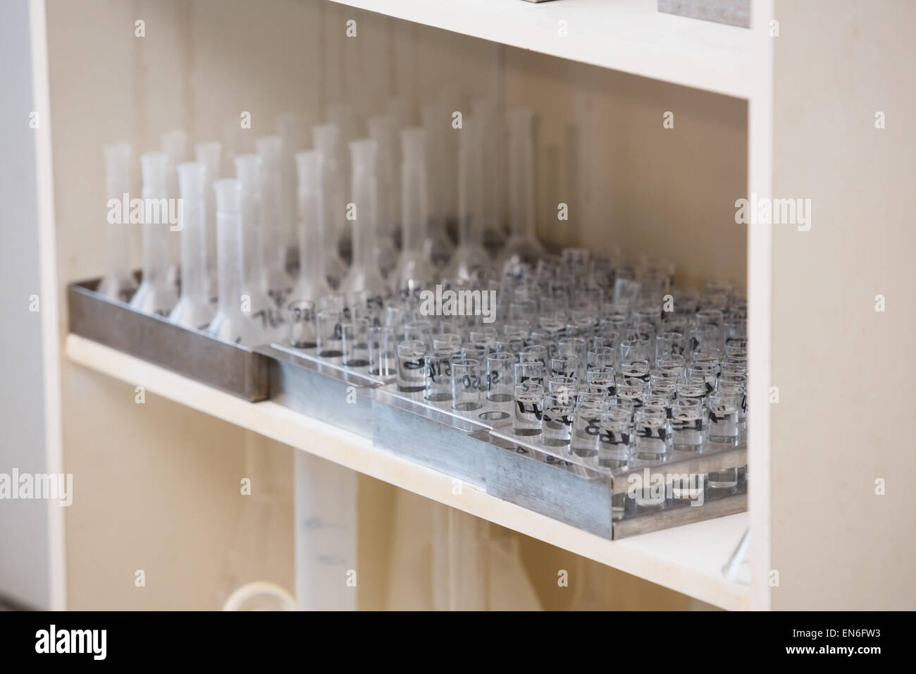 Shelf unit hi-res stock photography and images - Alamy