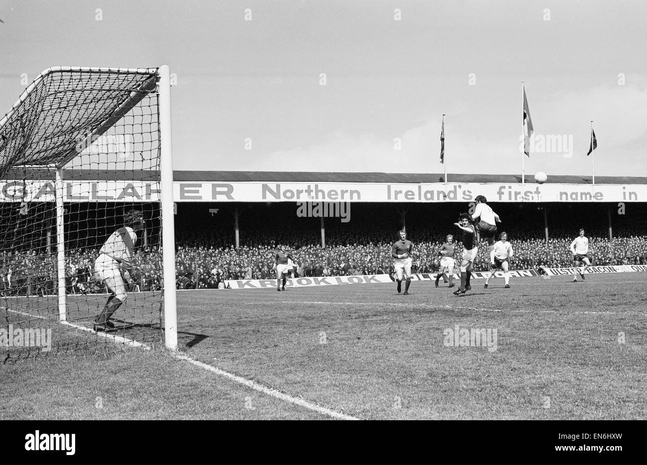 Northern ireland football history hi-res stock photography and images ...