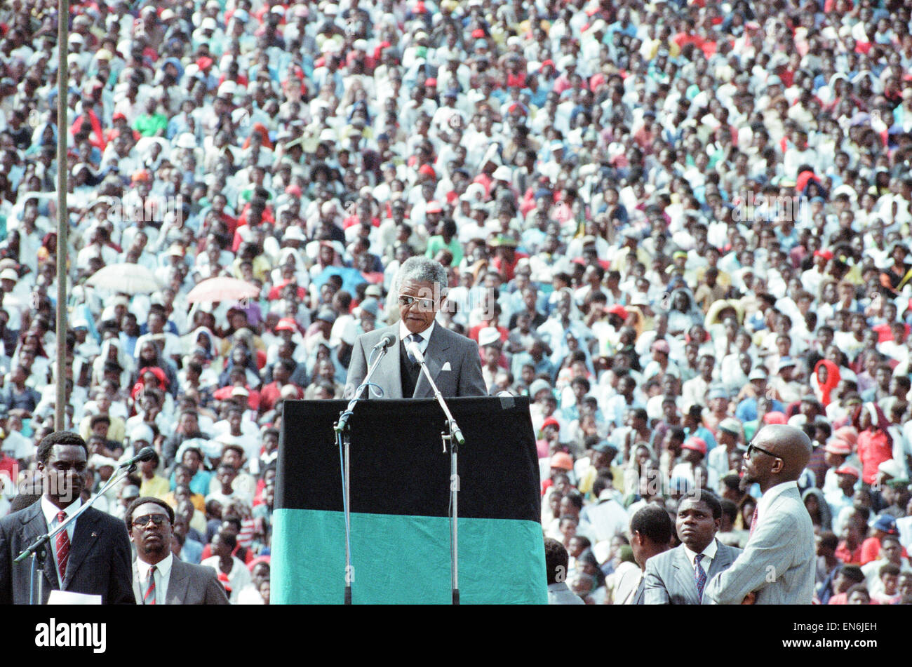 Nelson mandela rally 1990 hi-res stock photography and images - Alamy